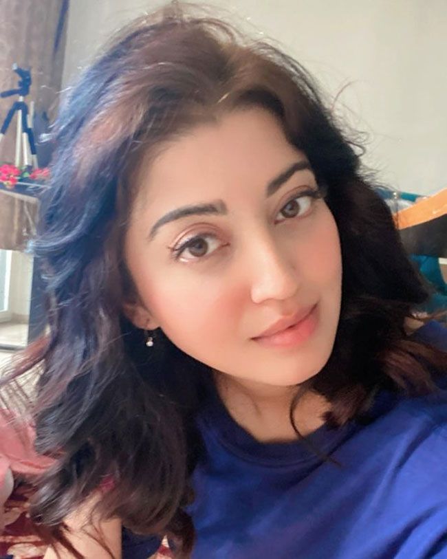 Pranita Sizzling Pics In Bikini In Maldives